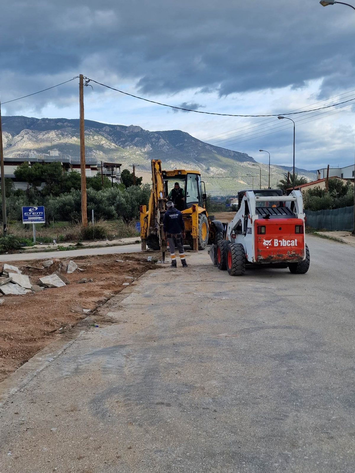 Ξεκίνησαν τα έργα για την κατασκευή δύο ισόπεδων κυκλικών κόμβων στο ...